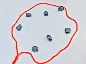 Kluster, le jeu d’aimants dément et attractif ! • Jeux.com Actu